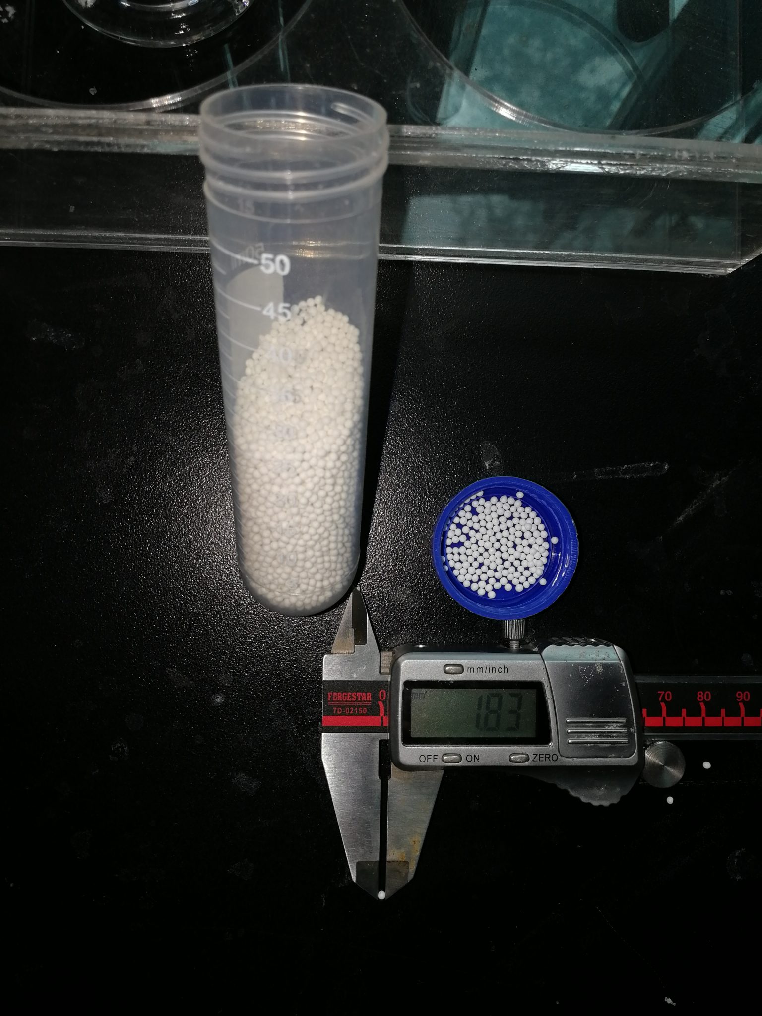 High strength large pore volume and large pore size alumina balls ...